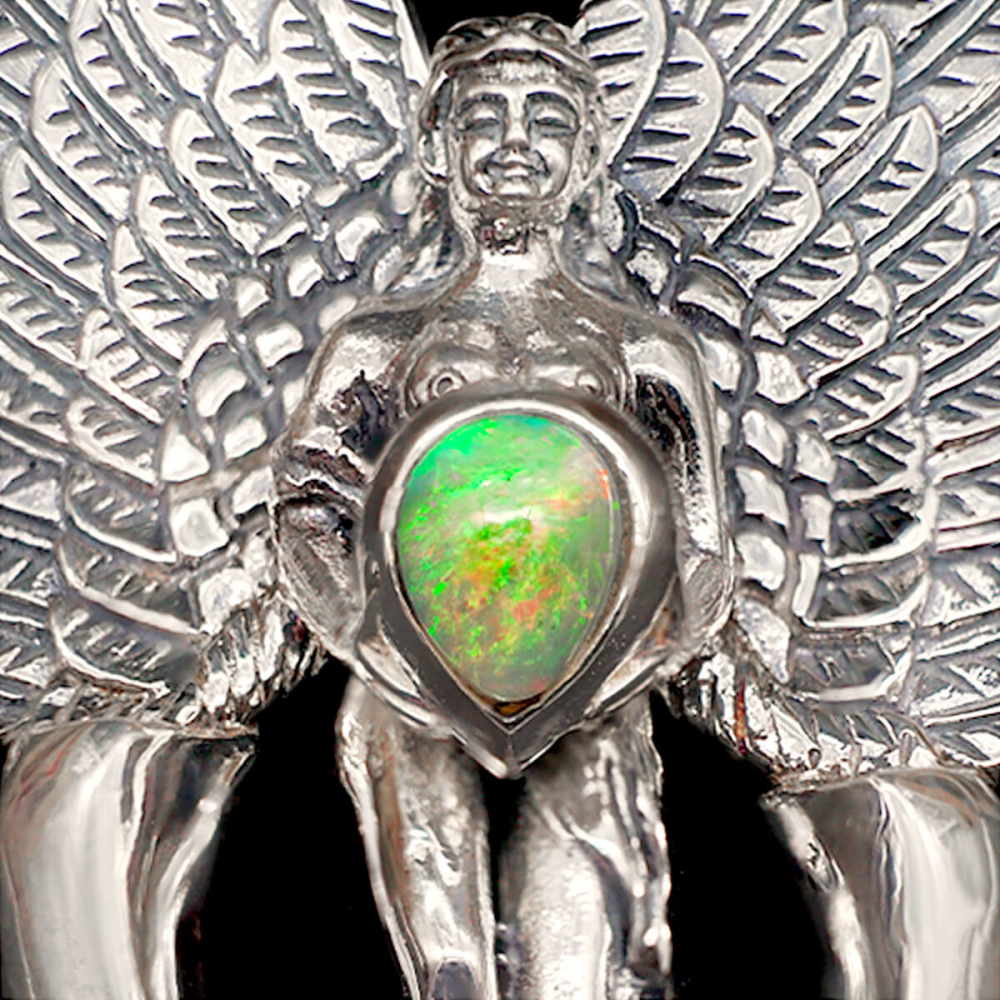 Isis Amulet: De Betovering van Hemelse Edelstenen - GEO-09